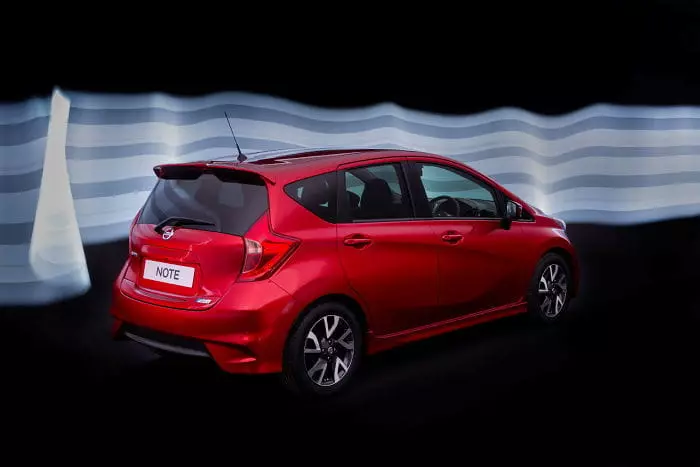 „Nissan Note“: pirmoji naujos kartos „Note“ informacija