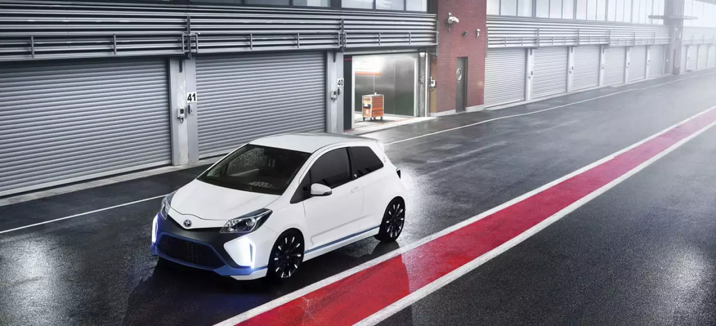 Toyota_Yaris_Hybrid-R_1280_DM_22