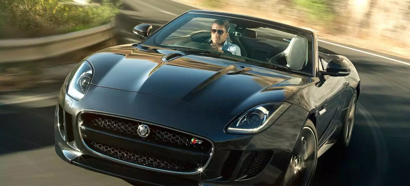 Jaguar-F-Type-2013-25