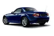 Coolest, Pedestrian-Safe 2012 Mazda MX-5 Tau txais hloov tshiab hauv Nyiv 142715_2