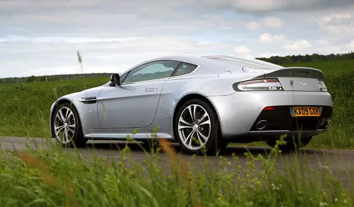 Aston Martin V12 Vantage