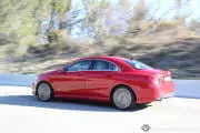 Mercedes CLA: ការបង្ហាញ និងសាកល្បងនៅ St. Tropez នៃ coupé ទ្វារបួន។ តើវាប្រសើរជាង Class C ទេ? 143094_10