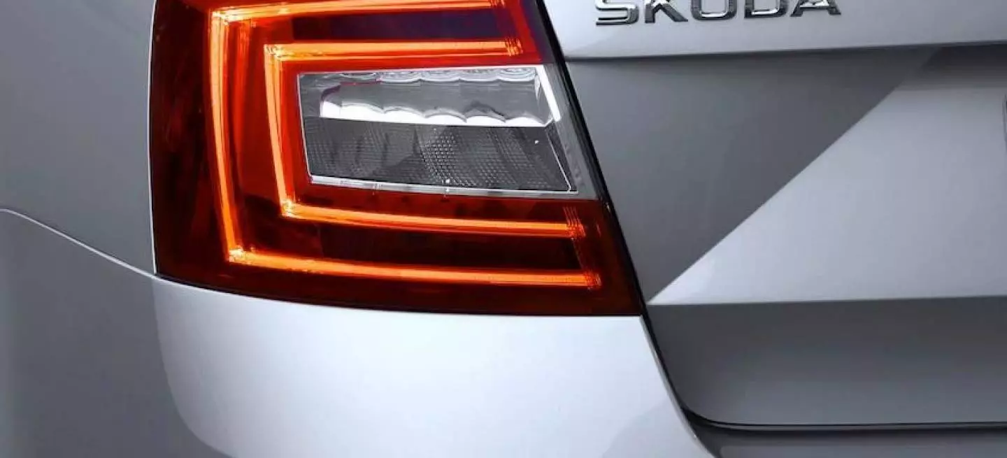 Tshiab teaser ntawm Skoda Octavia: nws yog tig ntawm nws sab hauv 144821_1