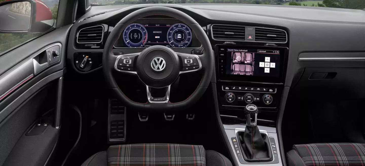 volkswagen-golf-gti-interior-2017