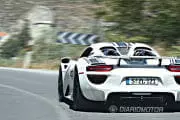 Tus tshiab Porsche 918 Spyder taug kev xeem hauv Granada 145956_8