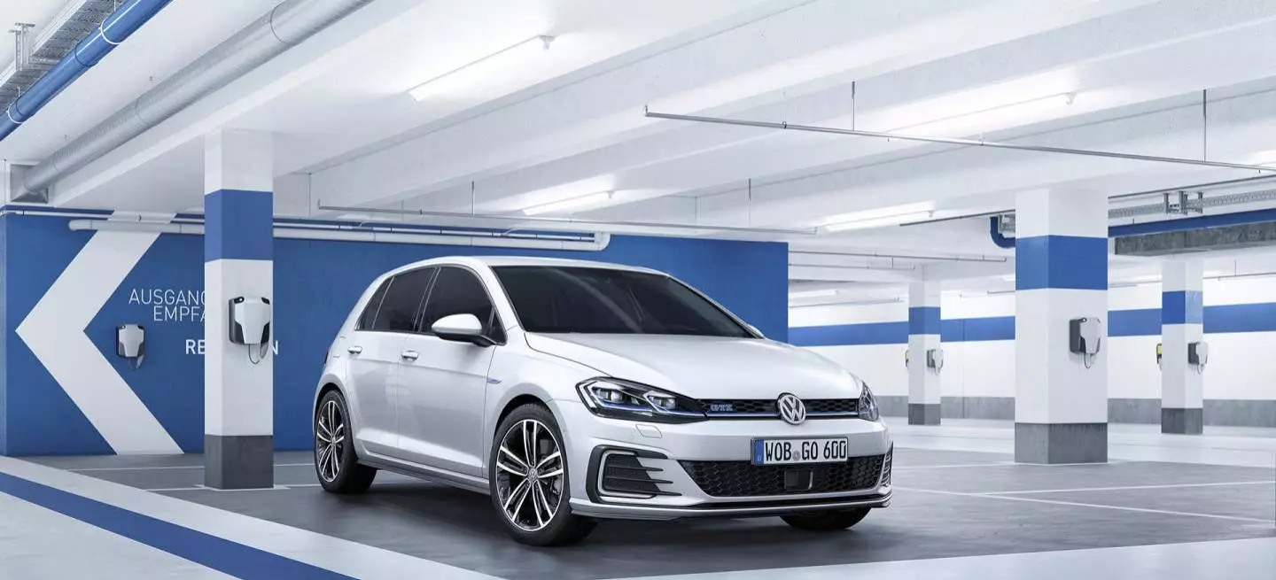 volkswagen-golf-gte-cover