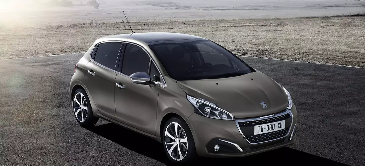 peugeot-208-109