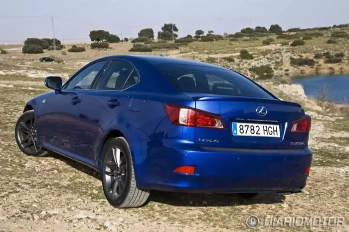 ტესტირებულია Lexus IS 200D F-Sport