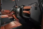 Жыгач ошондой эле жол тандабастар үчүн жасалган: Land Rover Defender Wood 147688_5