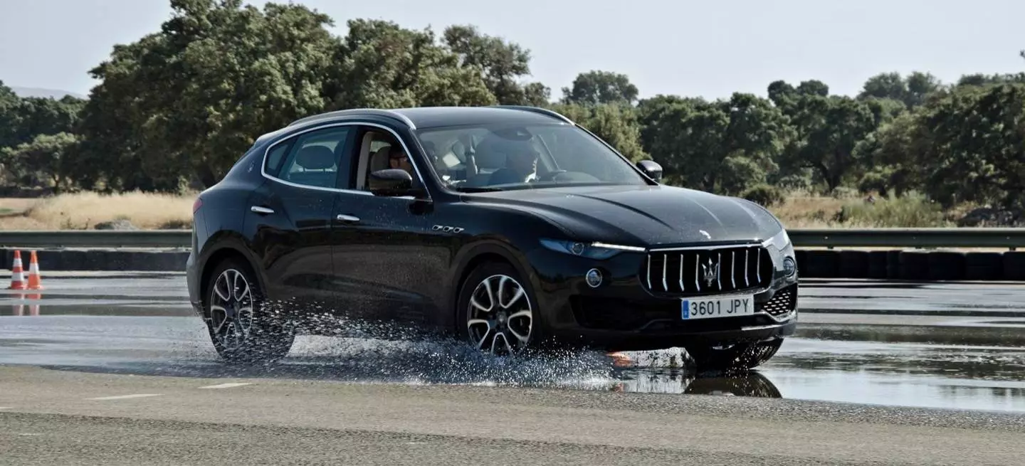 Maserati-Levante-Ascari-2016-02-mdm