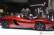 ဂျနီဗာရှိ Lamborghini Aventador J သည် Bolognese ကို ကောင်းချီးပေးခဲ့သည်။ 148550_7