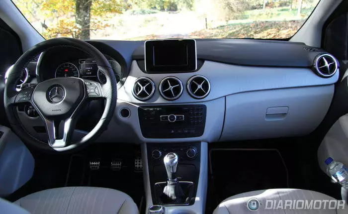 Mercedes-Benz B-Klasse 2012, Interieur