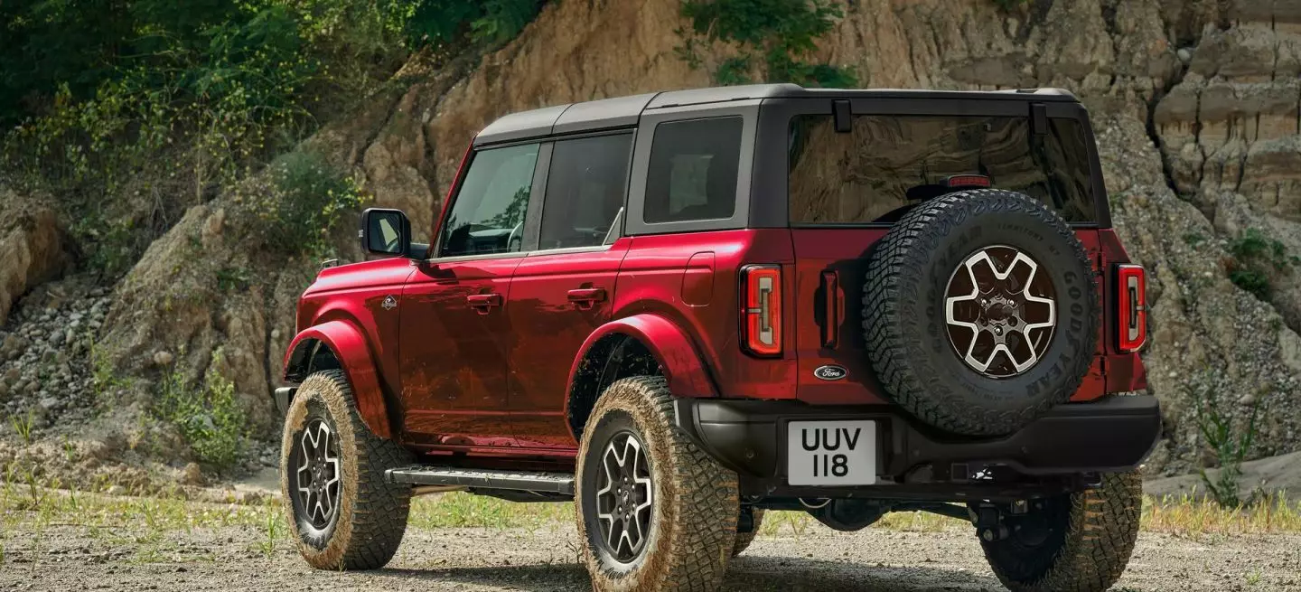 2022 Ford Bronco I Eruption Green