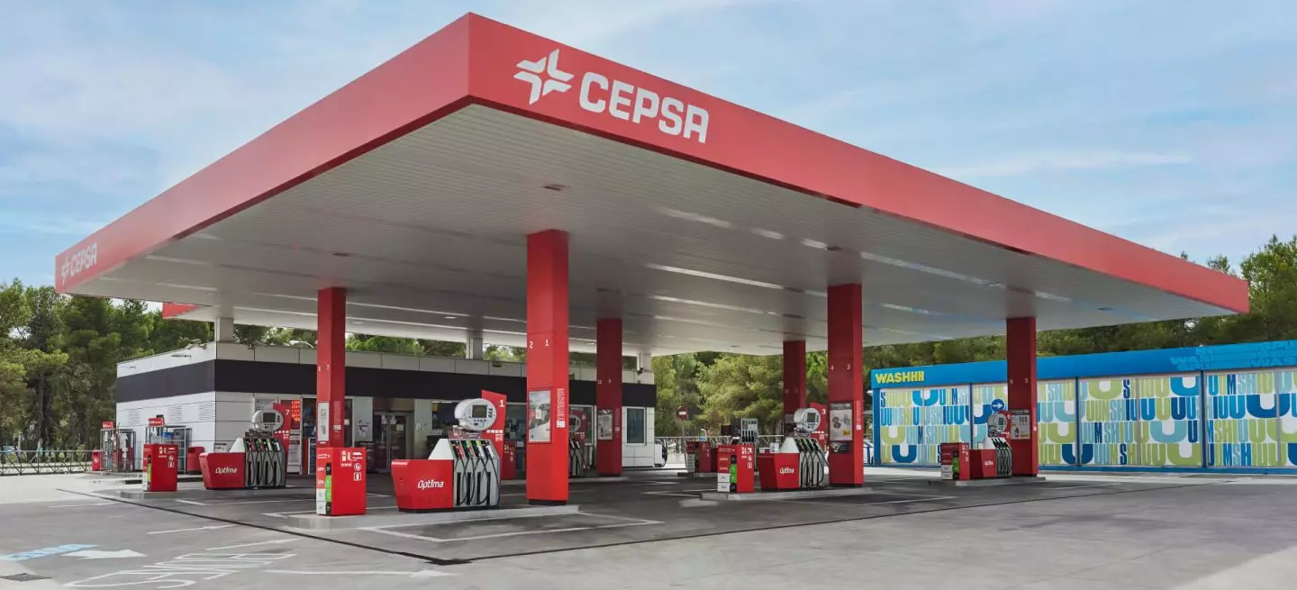 Ang Cepsa Gas Station Gipakunhod ang Presyo 01