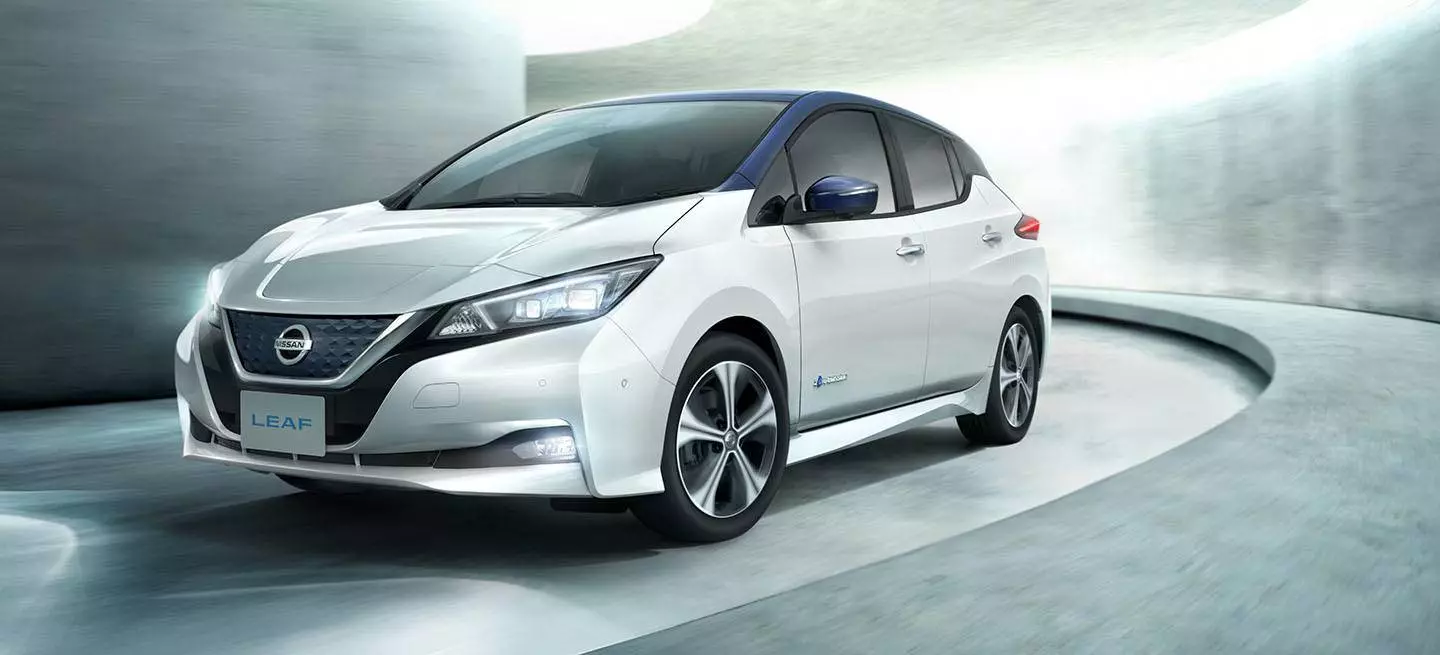 nissan-leaf-2018-24