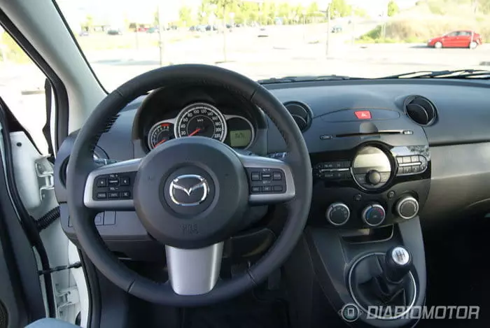 Test Mazda2 sportslig bensin