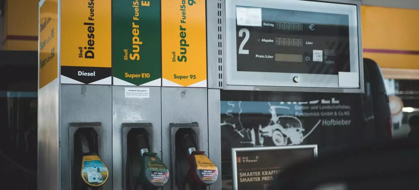 Dezavantaje Combustibili sintetici Pompa de benzina