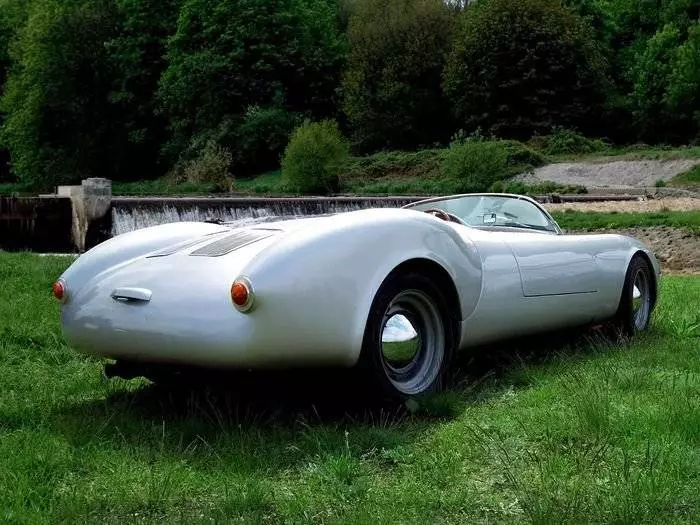 Wittera Retro-Ma.de Spyder, inspiréiert vum Porsche 550, mat engem Alfa Romeo Boxer Häerz