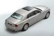 Rolls-Royce Ghost ایکسٹینڈڈ وہیل بیس، 17 سینٹی میٹر زیادہ توہین آمیز لگژری 153169_4