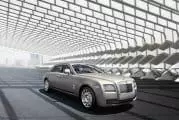 Rolls-Royce Ghost עקסטענדעד ווהעעלבאַסע, 17 סענטימעטער מער ינסאַלטינג לוקסוס 153169_5