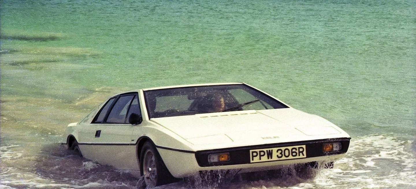 lotus-esprit-james-bond