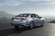 Honda Accord ва Accord Tourer бо чеҳраи нав барои ин сол 154266_3