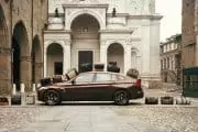 Trussardi models a tanned and fashionable BMW 5 Series Gran Turismo 154665_8