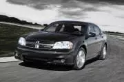 Dodge Avenger 2011, perbaikan anu ageung dina kabin anjeun 155544_5