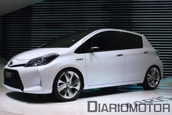 Toyota Yaris HSD Concept ที่งานเจนีวามอเตอร์โชว์ 2011