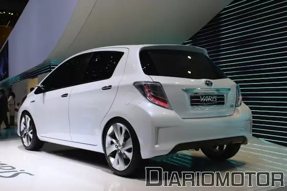 Toyota Yaris HSD Concept ที่งานเจนีวามอเตอร์โชว์ 2011