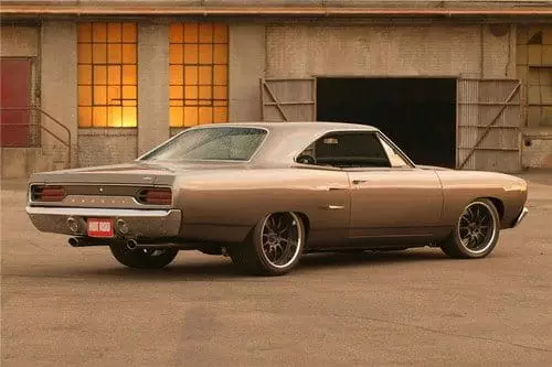 Барретт-Жексоны дуудлага худалдаанд оруулсан хамгийн онцгой Plymouth Road Runner Hammer