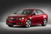 Chevrolet Cruze Eco na RS, nke akụ na ụba na egwuregwu 159680_5