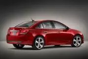 Chevrolet Cruze Eco na RS, nke akụ na ụba na egwuregwu 159680_6