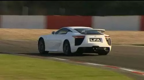 Lexus LFA, e senotsoeng ka video pele ho Tokyo