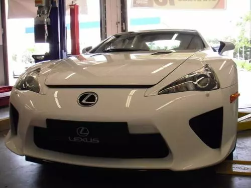 Lexus LFA, e senotsoeng ka video pele ho Tokyo