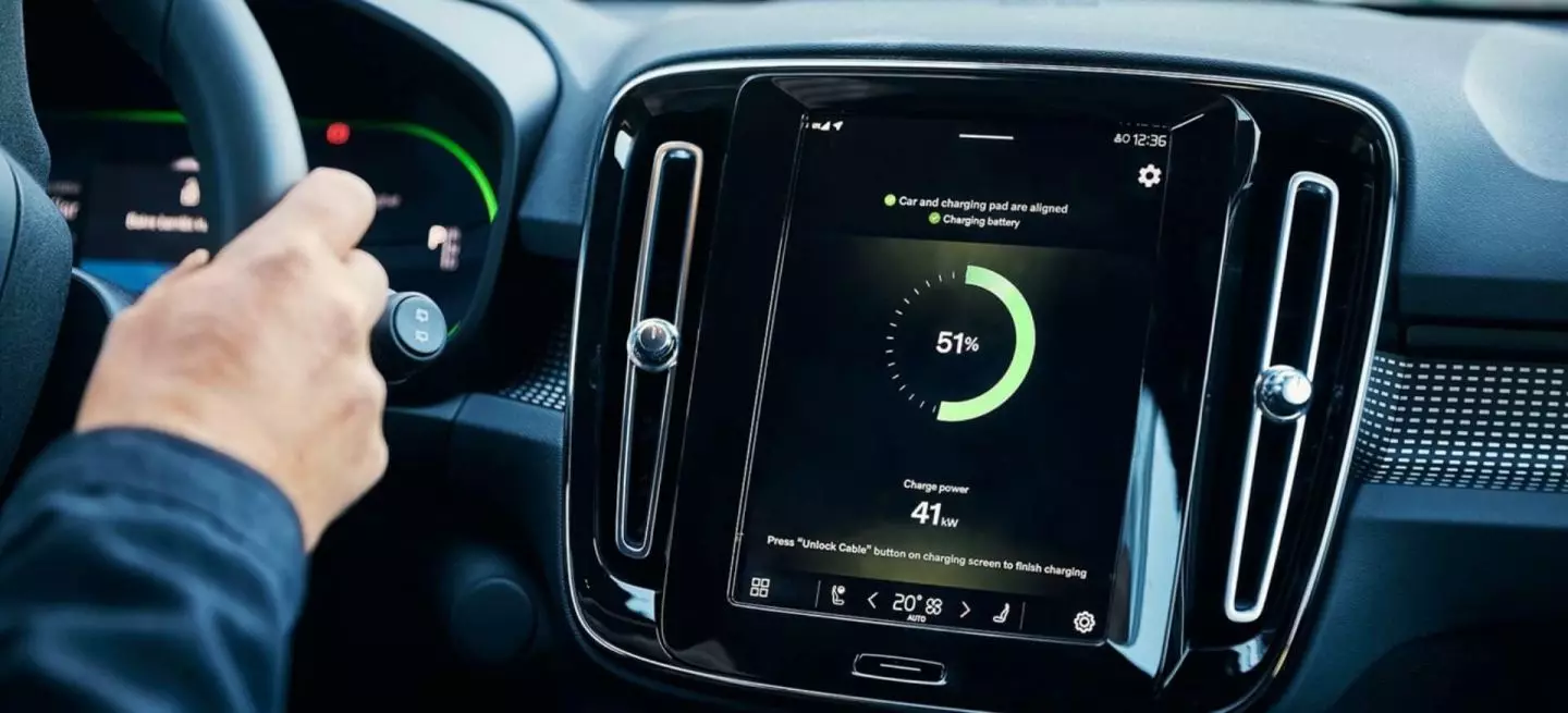 Volvo Wireless Charging 03