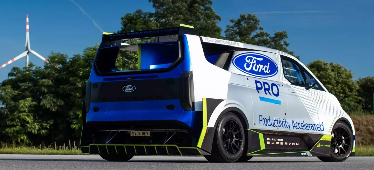 Ford Pro elektriskais supervens 17