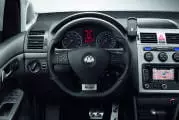 Volkswagen Touran R-Line, samfoti na kayan wasanni 165608_6