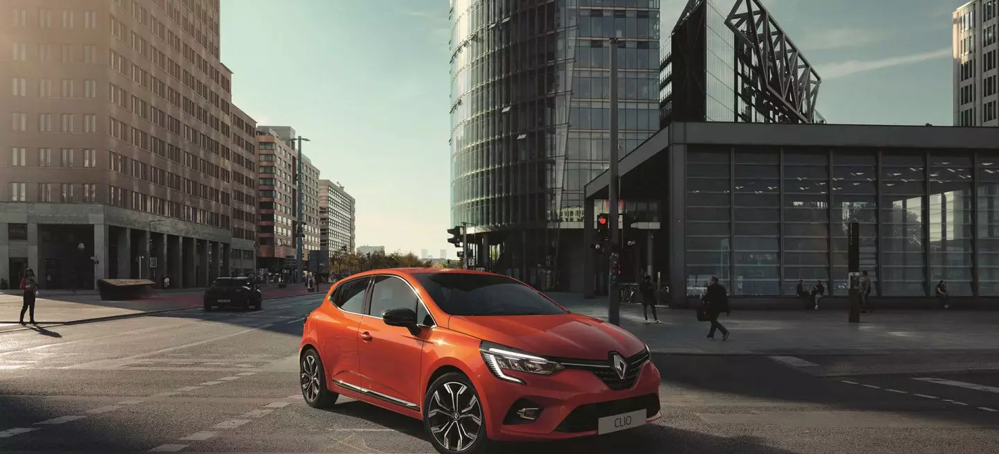 Renault Clio 2019 Сырткы Orange 10