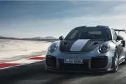 Video: glacia baleto kun Porsche 911 GT2 RS kaj klasika 911 ST 16845_1