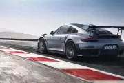 Video: jääbaletti Porsche 911 GT2 RS:llä ja klassisella 911 ST:llä 16845_3