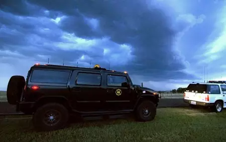 hummer h2 tornado chaser