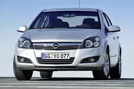 Opel Astra Sedan, dijual awal tahun 2008