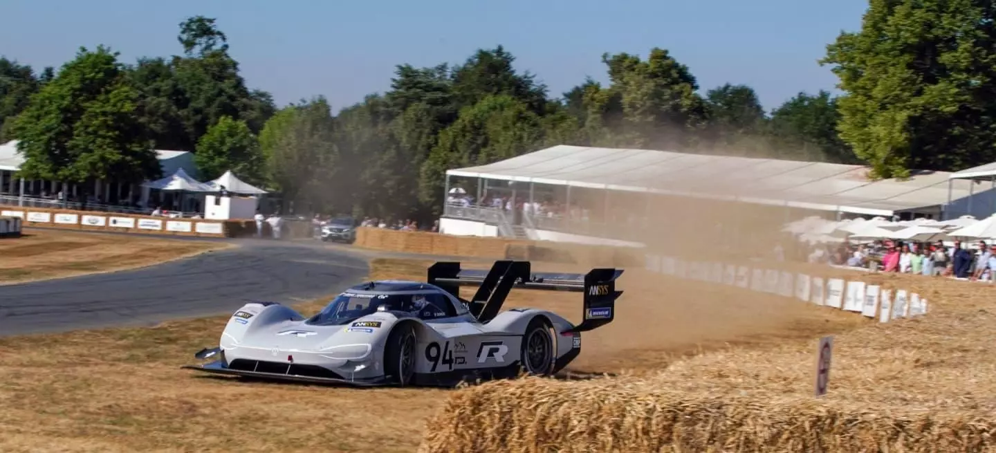 climb-pike-peak-goodwood-volkswagen-motorsport-2018