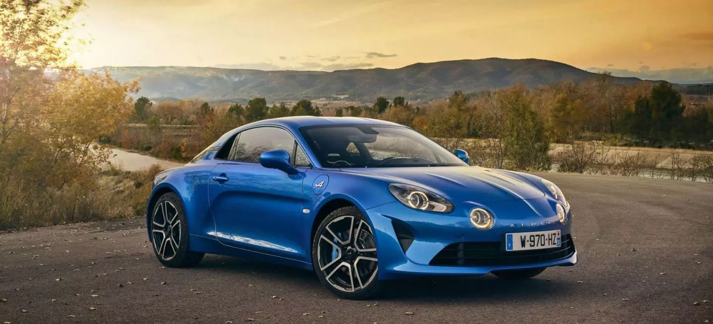 Alpine A110 خەلقئارالىق سىناق قوزغاتقۇچ - 2017-يىلى 12-ئاي LEAD (67)