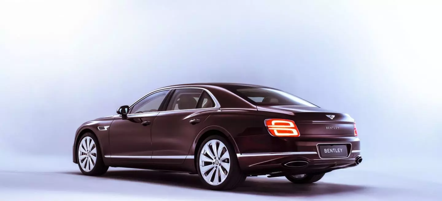 Bentley Flying Spur. אנגליה, 16 במאי 2019 צילום: Drew Gibson