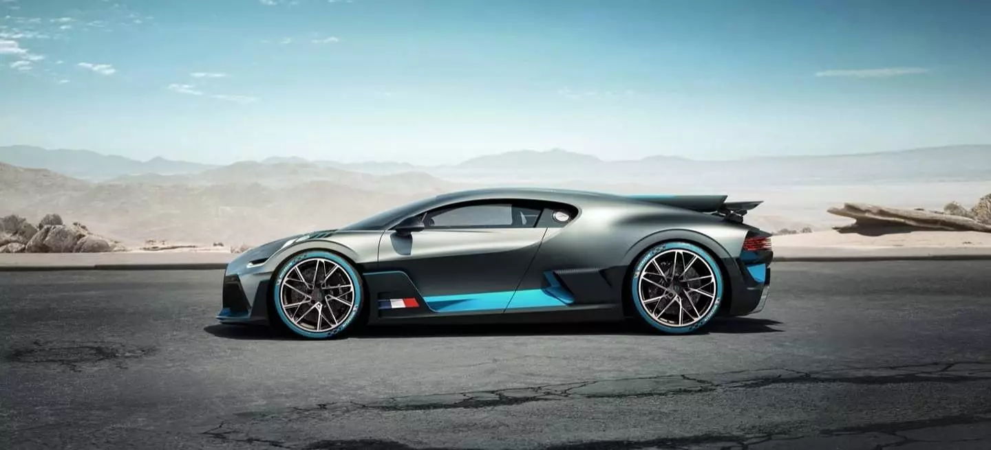 Bugatti Divo 0818 023