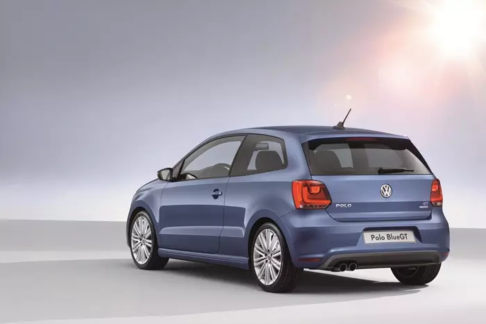 Volkswagen Polo BlueGT: kostir og eyðsla í sama ökutæki 188332_2