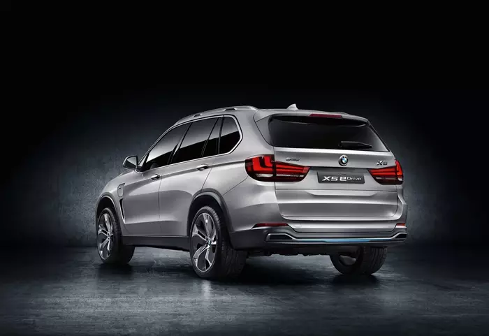 BMW X5 eDrive vaovao: SUV hybrid plug-in misy 3.8 l/100 km