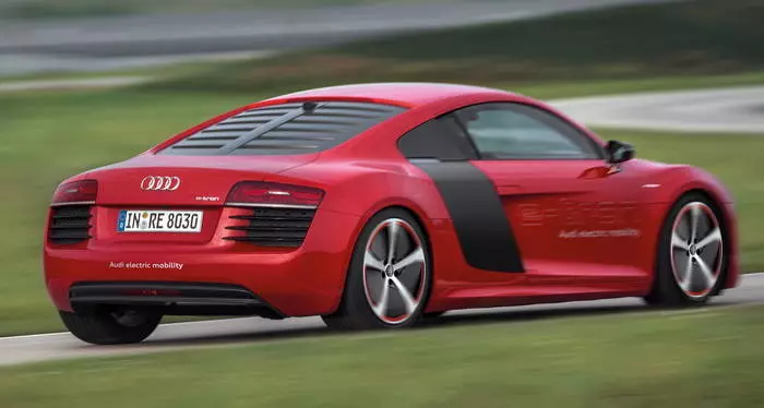 O le Audi R8 e-tron atonu e le mafai ona faʻaumatia atoa